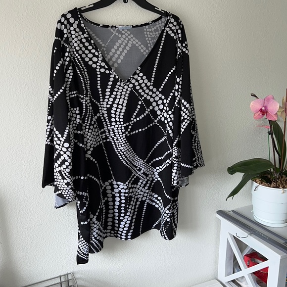 Silhouette | Tops | Silhouettes Poly Blend Stretch Top Over Sized V ...
